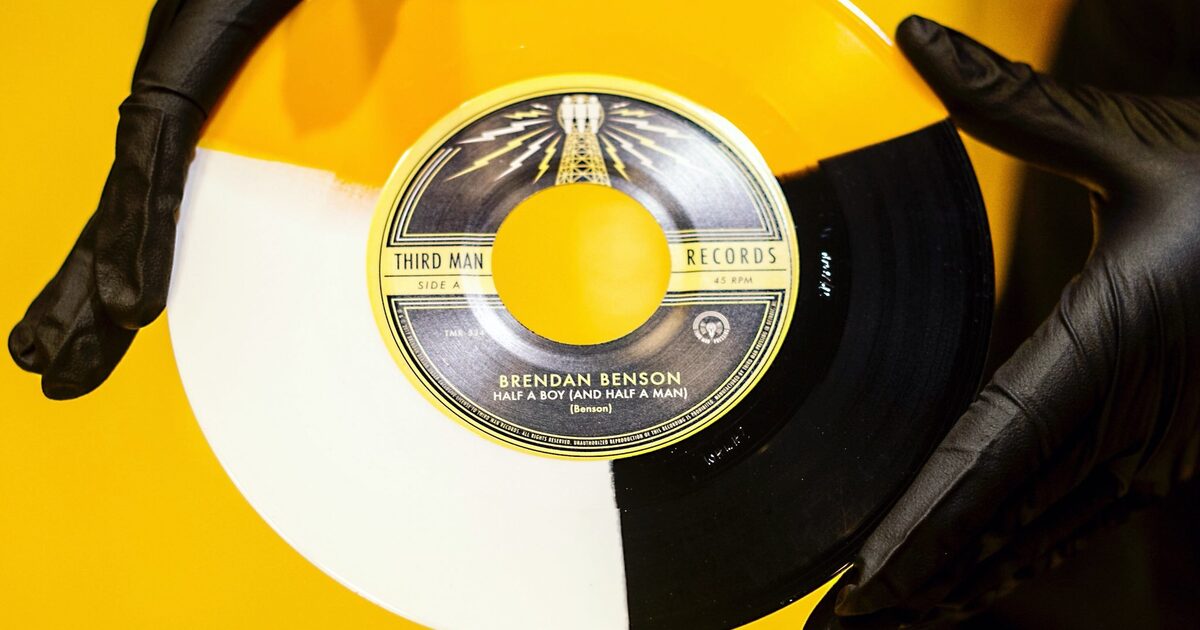 Bring Back Vinyl | Graphical House